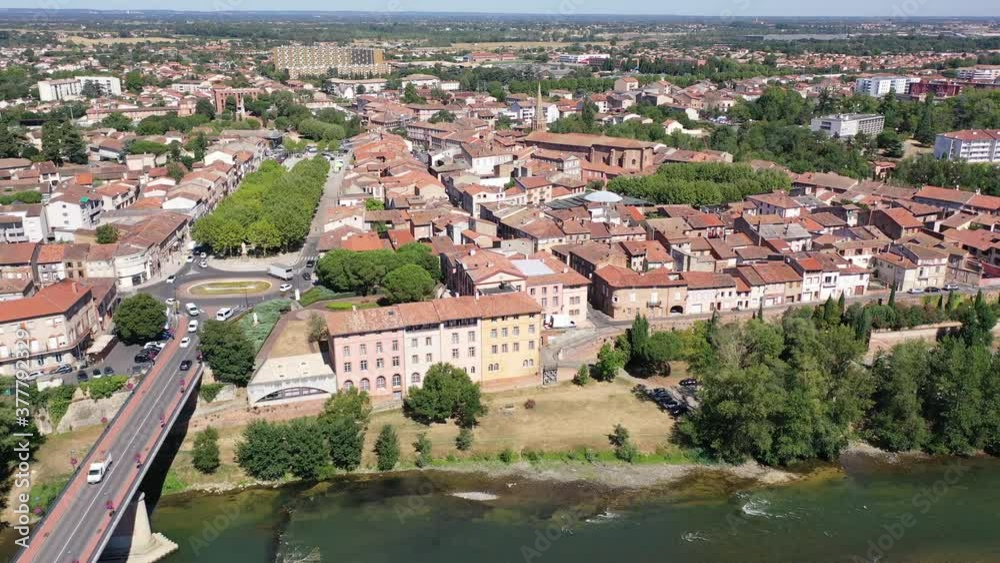 Monument to the fallen soldiers in the central square of the city of ...