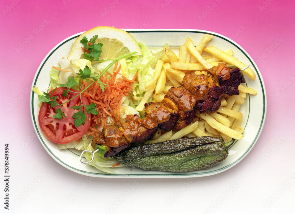 plato combinado pincho pollo con tomate zanahoria limón pimiento frito ...