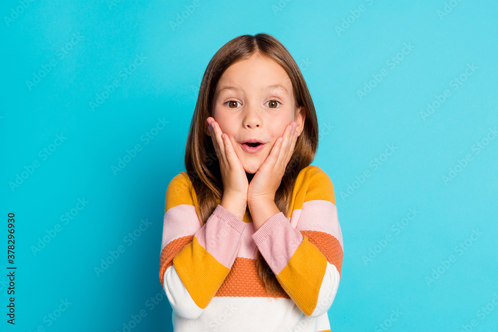 Close-up portrait of her she nice attractive pretty lovely charming ...