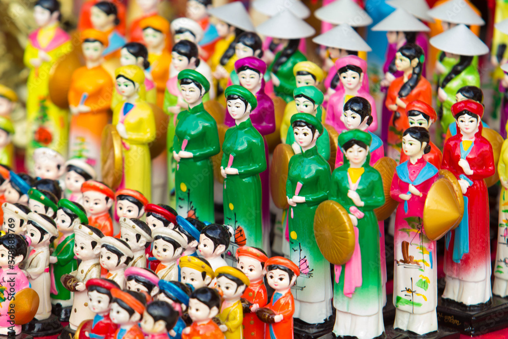 Vietnam\\\'s traditional souvenirs are sold in shop at Hanoi\\\'s Old ...