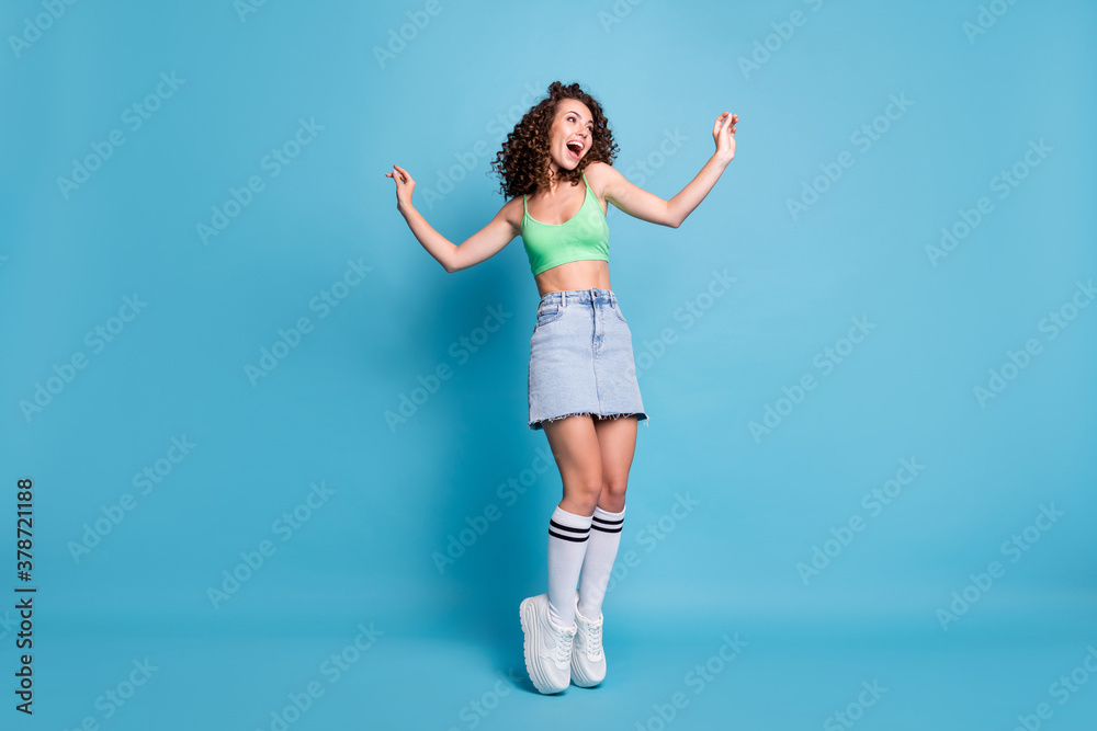 Stockfoto med beskrivningen Full size photo of cute funky lady model ... Stockfoto med beskrivningen Full size photo of cute funky lady model ...