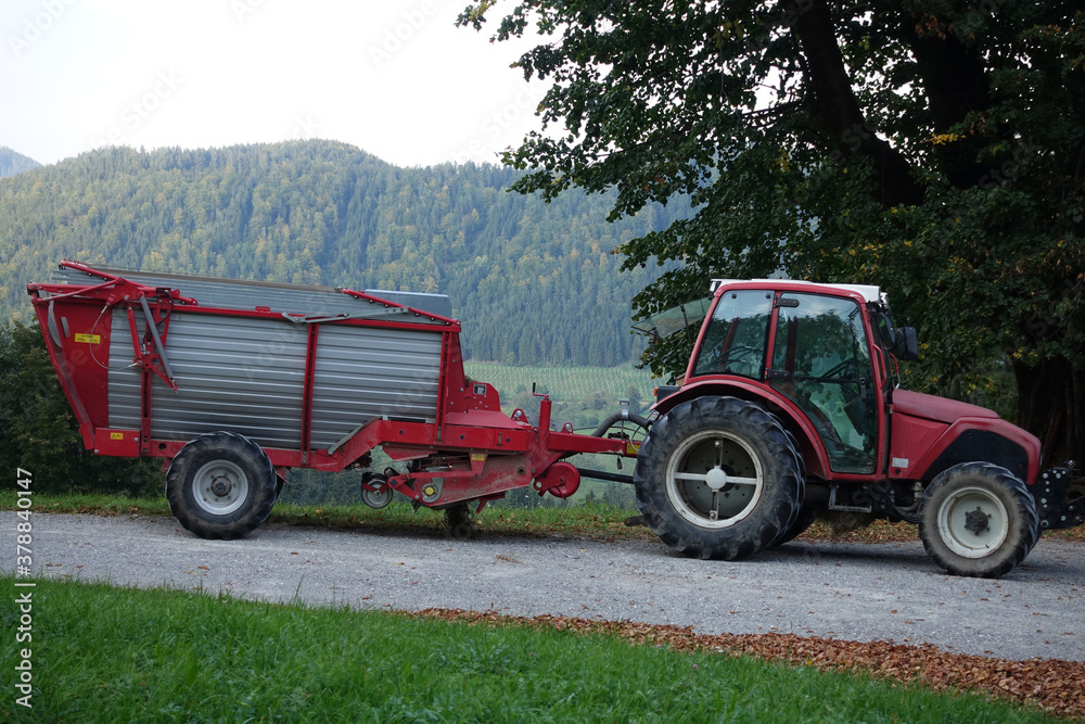 Ladewagen Mit Mähwerk
