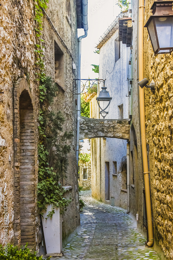 Medieval Stone houses in famous village of Saint-Paul-de-Vence. Saint ...