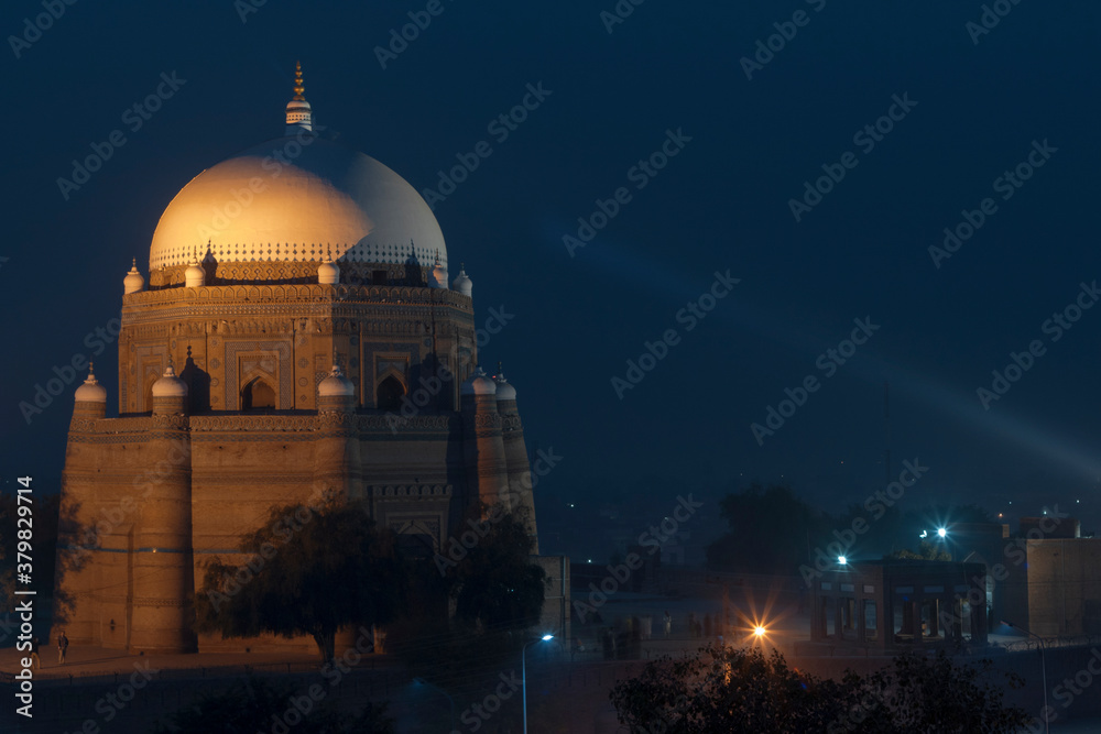 shrine of shah rukn e alam in Multan, night images of Multan city Stock ...