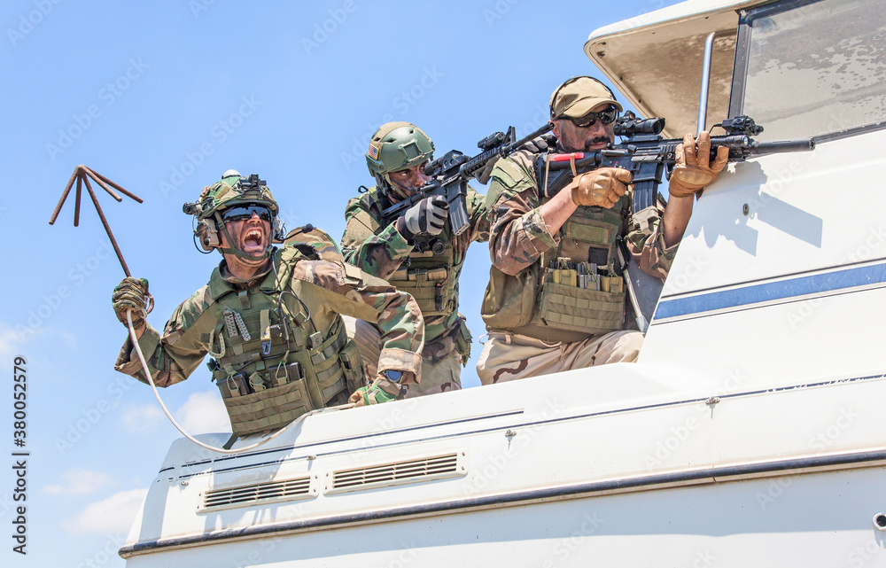 Army special operations soldiers, SEALs team, elite commando fighters ...