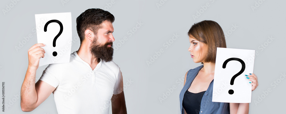 Foto de Confused couples with question marks. Conflict between two ...