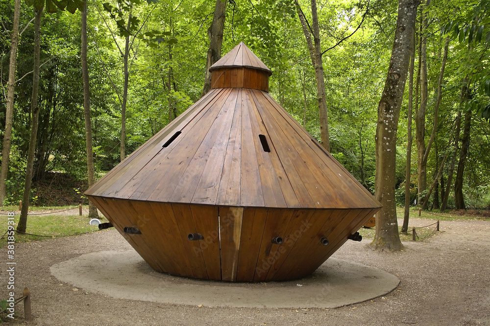 Model of the tank, one of the inventions of Leonardo in the Clos Luce ...