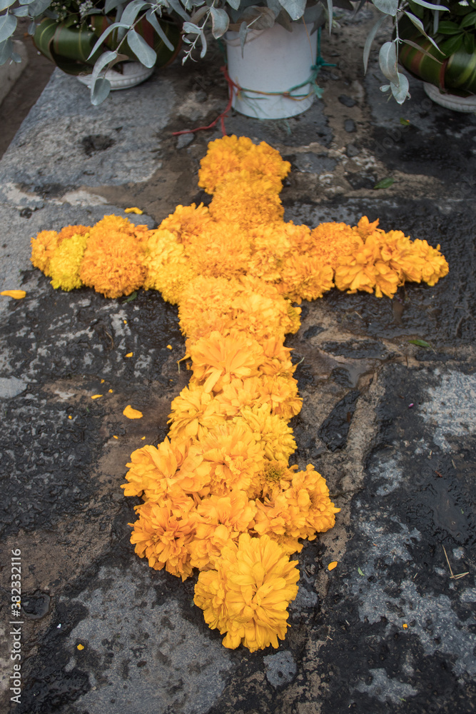 cruz de cempasúchil dia de muertos Stock Photo | Adobe Stock
