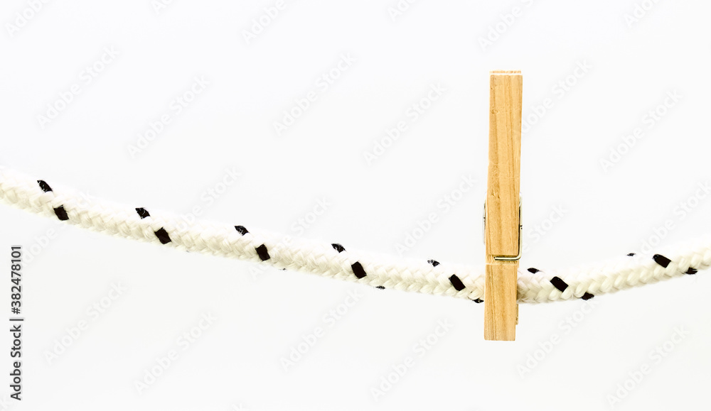 Vista frontal de broches de madera para colgar la ropa de la lavandería ...