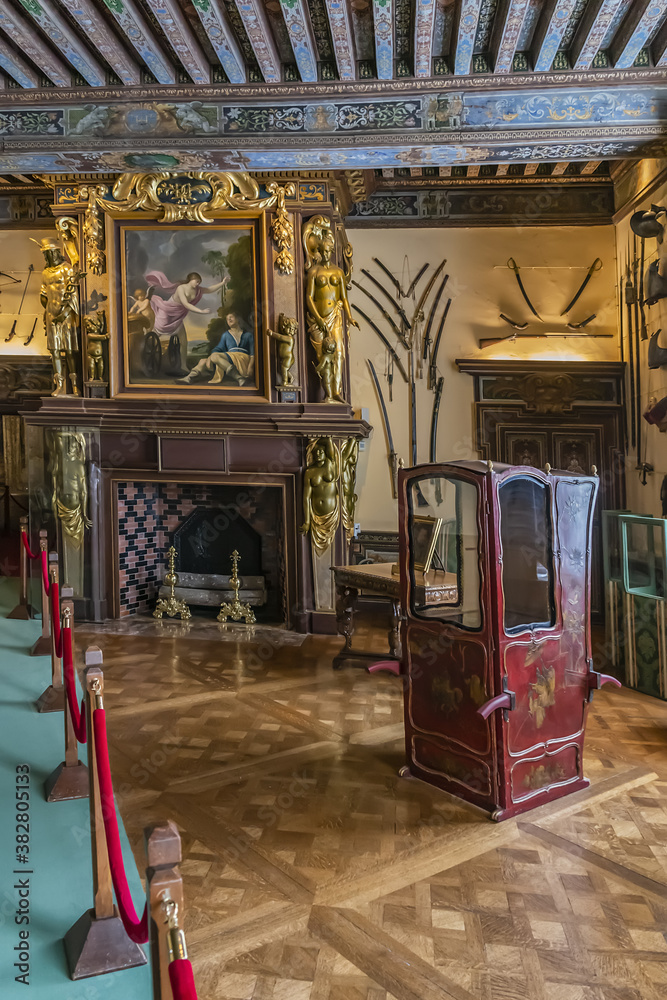 Interior of Cheverny Castle: The Arms room - largest room in castle ...