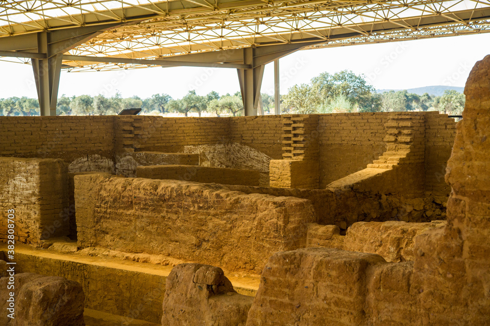 Muros de adobe con muro dentro de templo religioso Stock Photo | Adobe ...