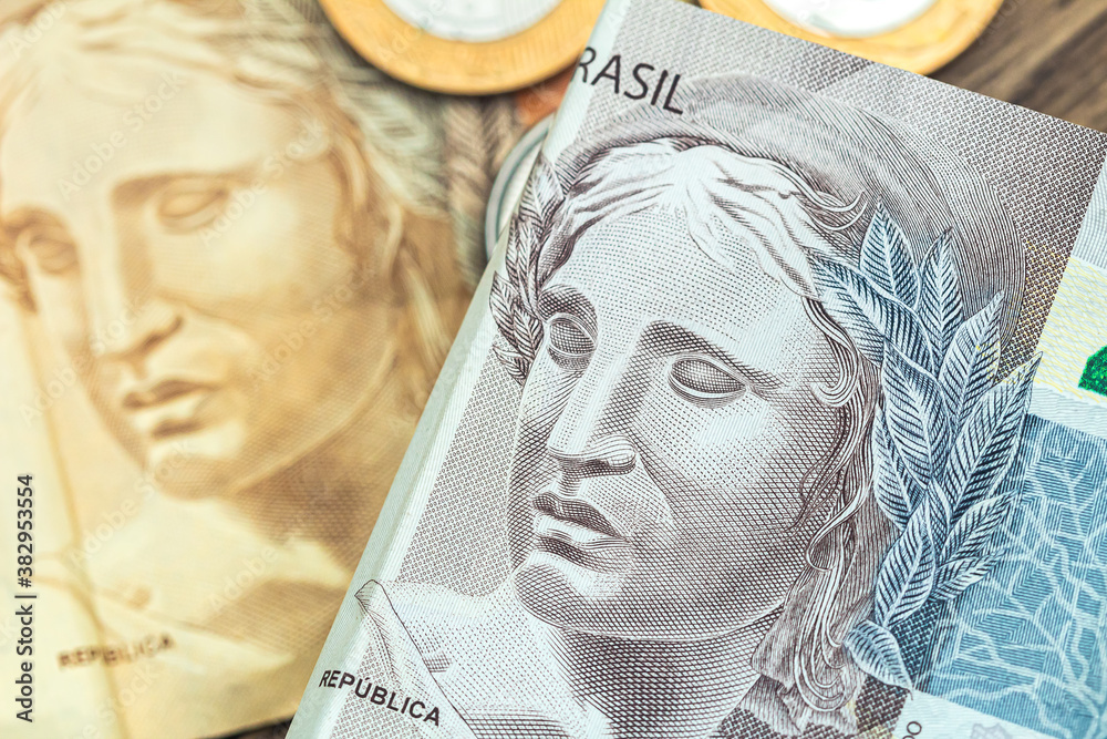 Foto de Real Brasileiro, moeda corrente do Brasil. Cédulas bancárias e ...