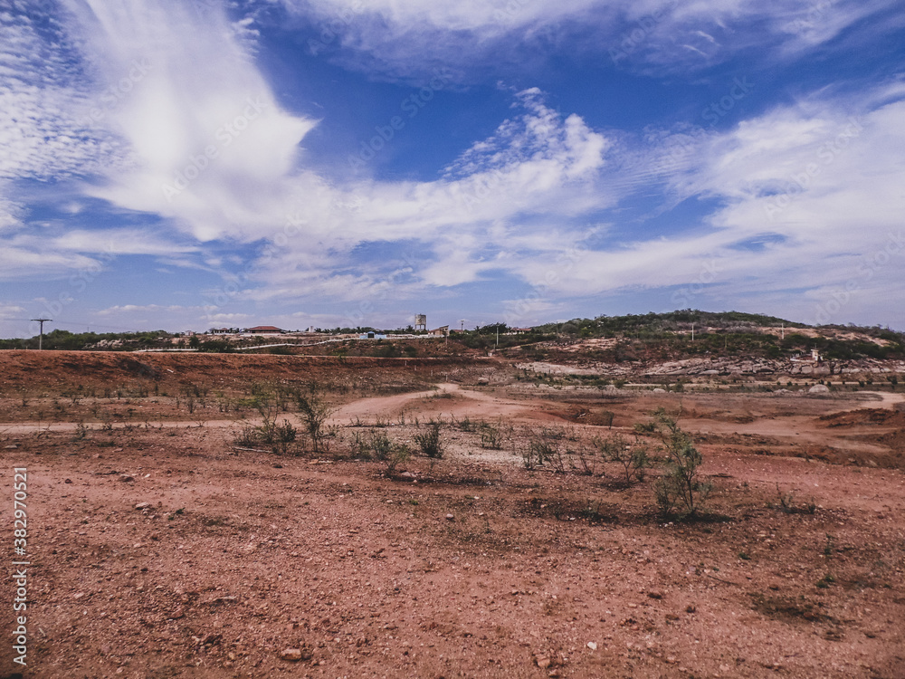 Região rural do sertão do Brasil e conta com a caatinga como bioma ...