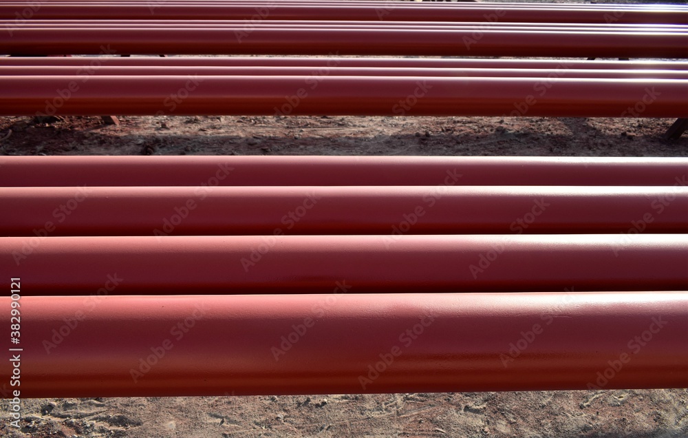 Foto de Red steel pipes for fire fighting system and extinguishing ...