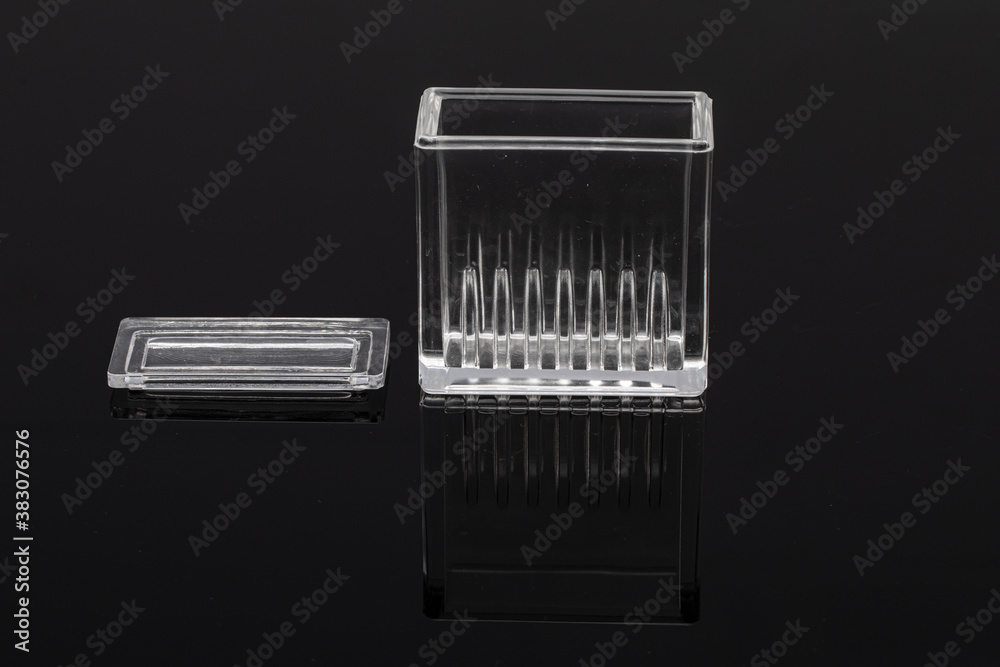 TLC separation chamber for aluminium plates and capillaries. Thin layer ... TLC separation chamber for aluminium plates and capillaries. Thin layer ...