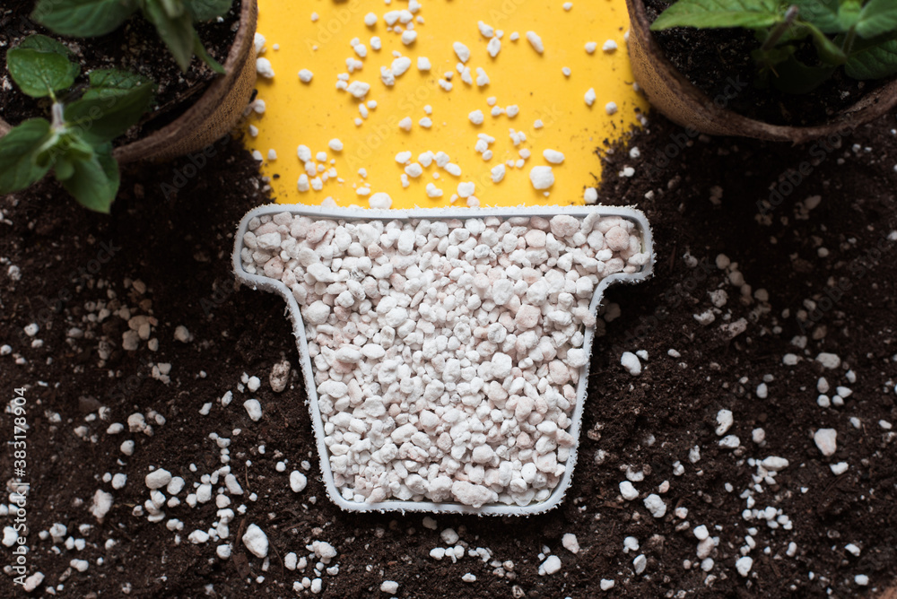 Perlite substrate for plants and potting soil mix made of peat, worm ...
