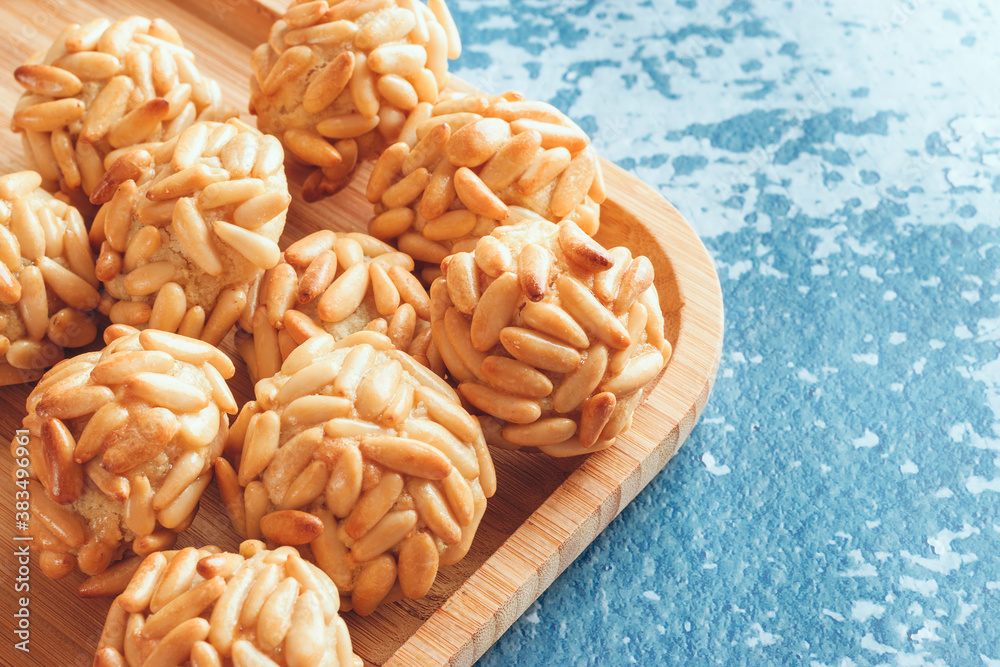 Panellets, postre típico catalan para el día de la castañanda Stock ...