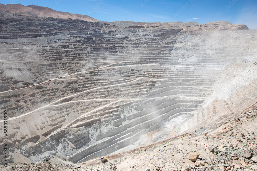 Huge machinery working the Chuquicamata open pit copper mine, the ...