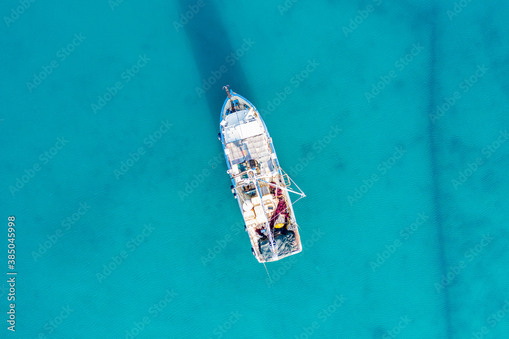 Trawler auf dem Meer als Top View fotografiert Stock Photo | Adobe Stock