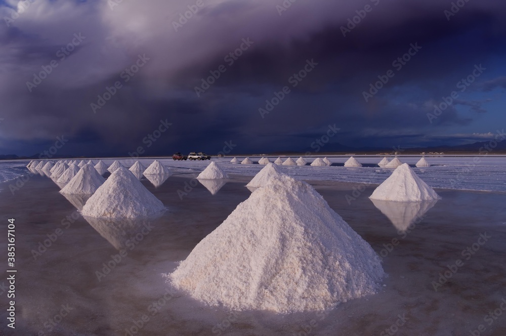 Salt cones, Salar de Uyuni at sunset, Potosi, Bolivia, South America ...