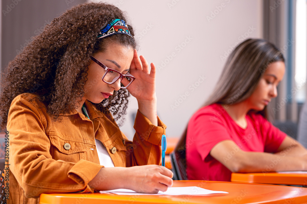 Turma em sala de aula Stock Photo | Adobe Stock