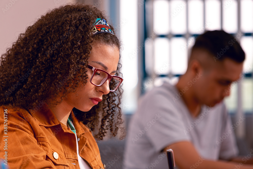 Turma em sala de aula Stock Photo | Adobe Stock