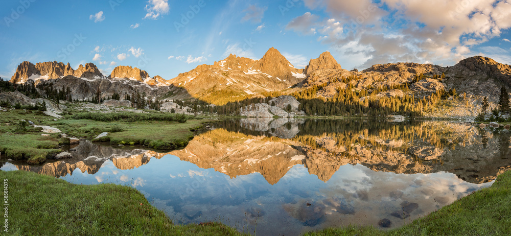Reflection of Mount Ritter and Banner Peak in Ediza Lake Stock Photo ...