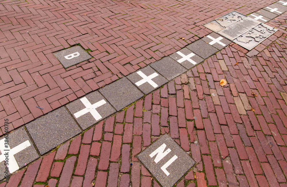 Foto de Baarle Hertog, Belgium and Baarle Nassau, the Netherlands ...