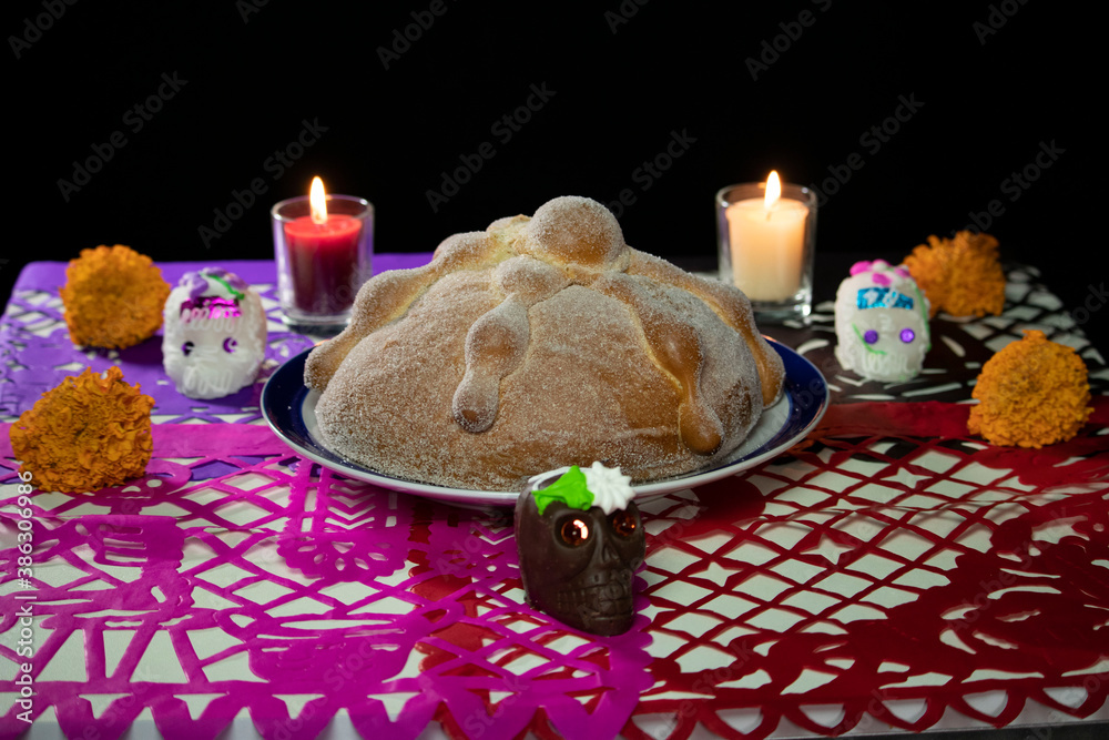 Ofrenda de pan de muerto fondo negro 5 Stock Photo | Adobe Stock