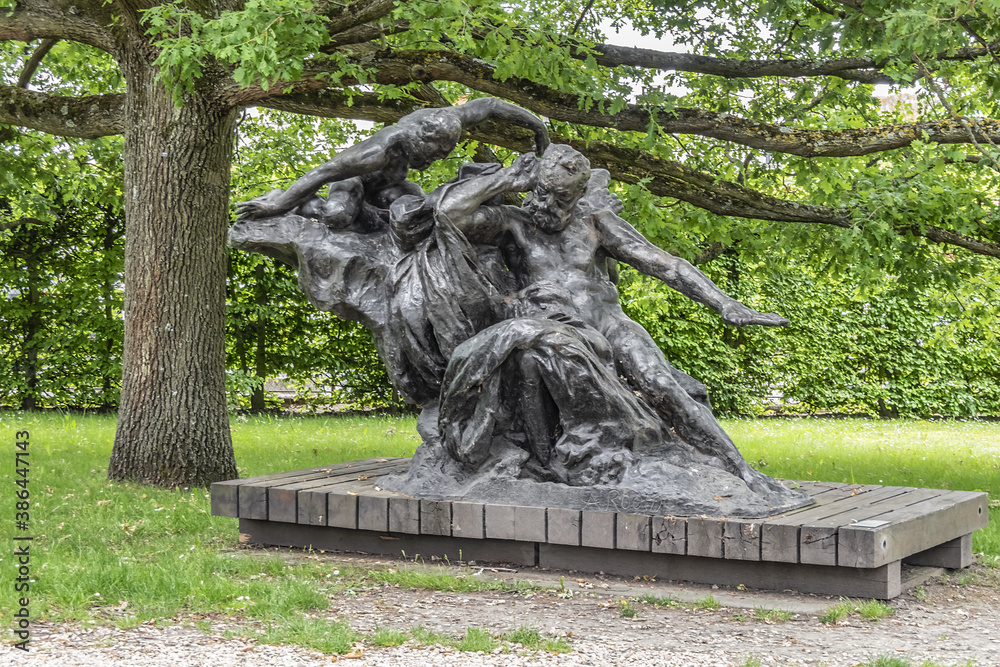 Foto de Park in Rodin museum in Meudon. Park decorated with original ...
