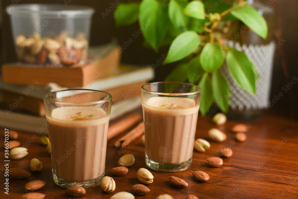 Foto de Indian masala tea or chai. Milk tea Badam pista chai or dry ...