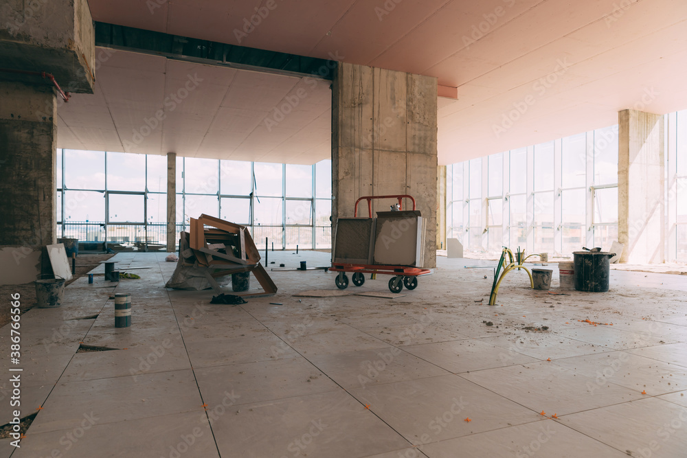 Foto de Construction site of a shopping center inside. Construction ...