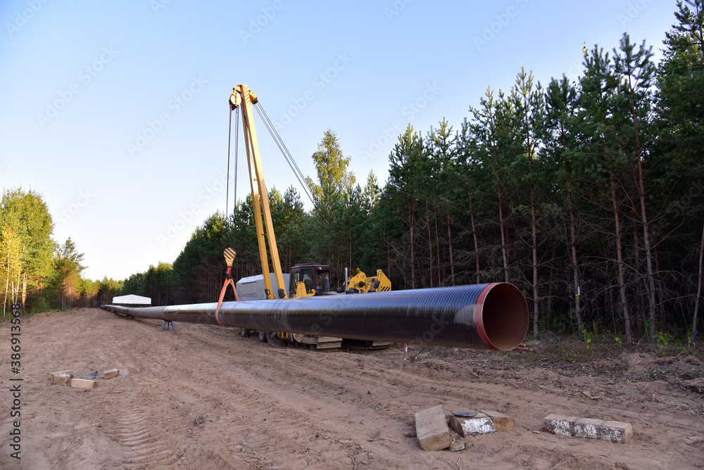 Natural Gas transmission pipeline and crude oil pipes Installation for ...