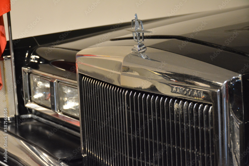 1980 Lincoln Continental Mark VI used by President Ferdinand Marcos ...