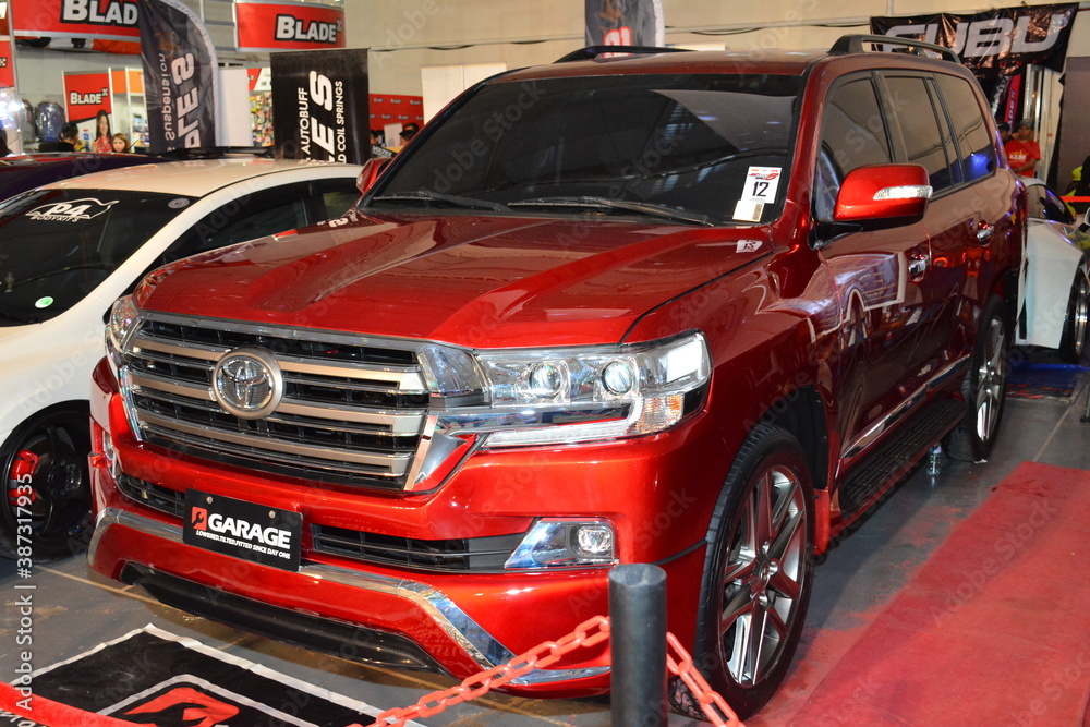 Toyota Land Cruiser at Hot Import Nights car show in Pasig, Philippines ...