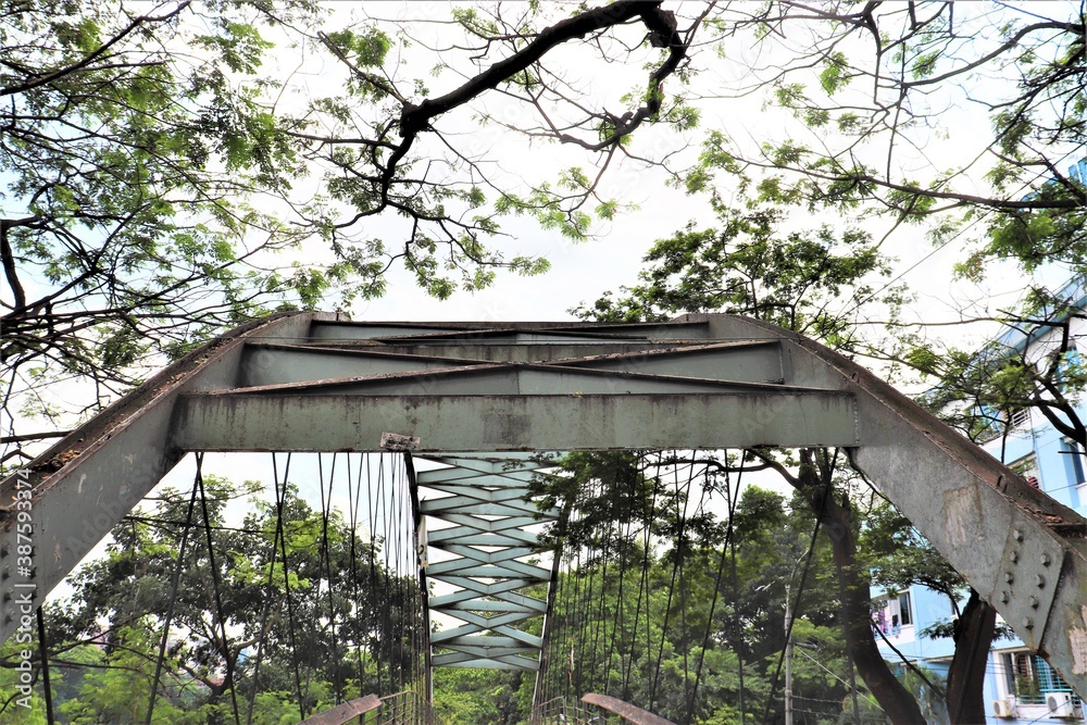 Beautiful foot-over bridge at Dhanmondi lake in Dhaka Stock Photo ...