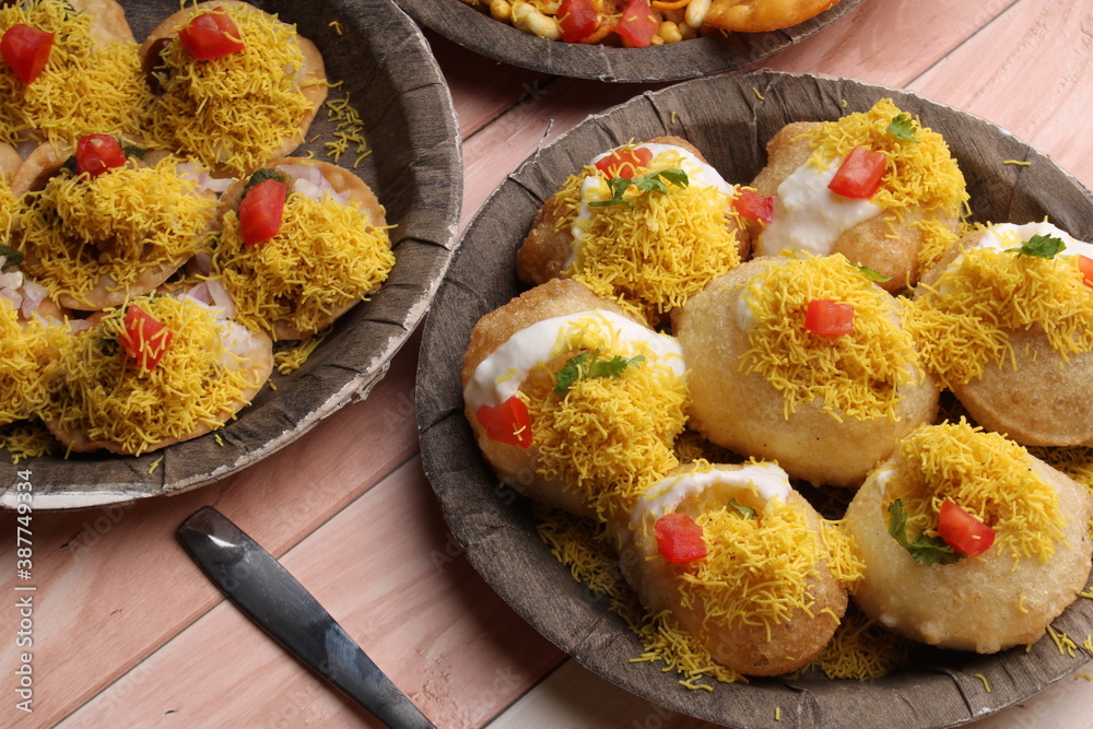 group of Bombay chat food includes bhel-puri, sev-poori, dahipuri. foto ...