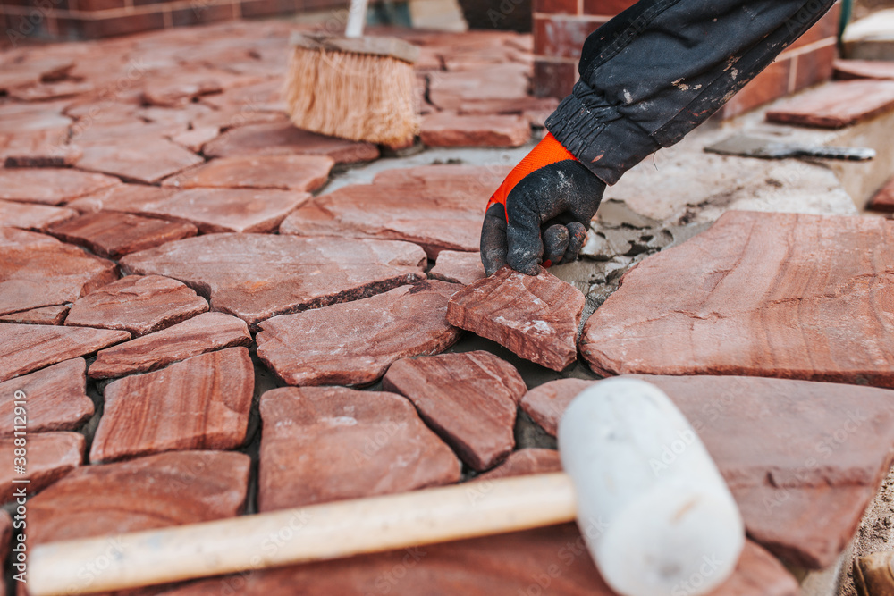 Professional installation of facing tiles - natural stone decor ...