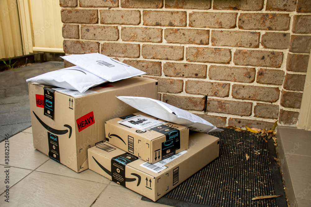 Sydney, Australia - 2020-10-17 Amazon prime boxes and envelopes ...