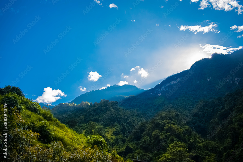 paisaje de montaña y cerro, con hermoso amancer Stock Photo | Adobe Stock