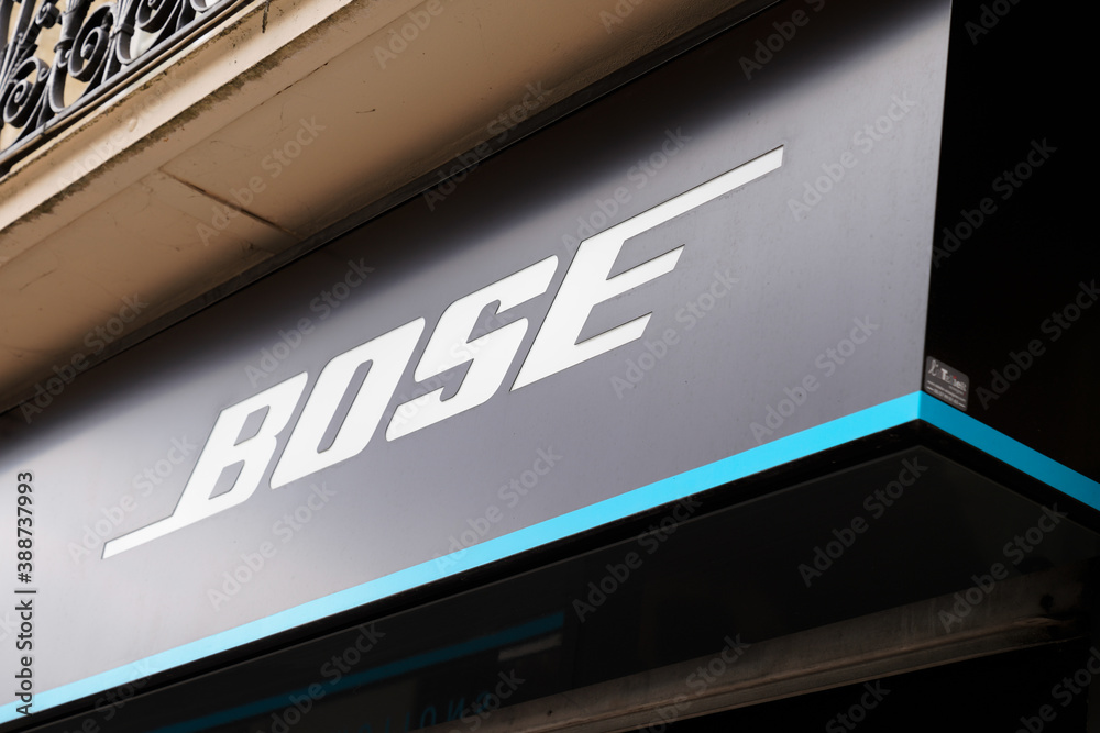 Bose logo and sign of headphones store facade Stock Photo | Adobe Stock