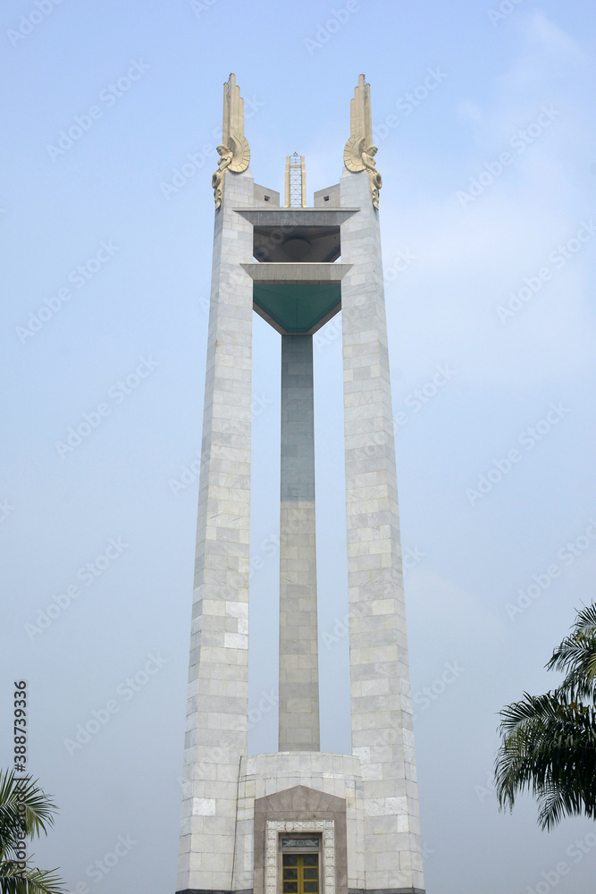 Quezon memorial circle obelisk monument tower in Quezon City ...