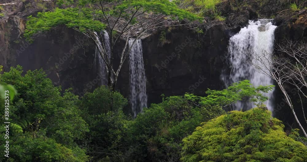 Vídeo do Stock: 4k locked off motion of the waterfalls known as Boiling ...