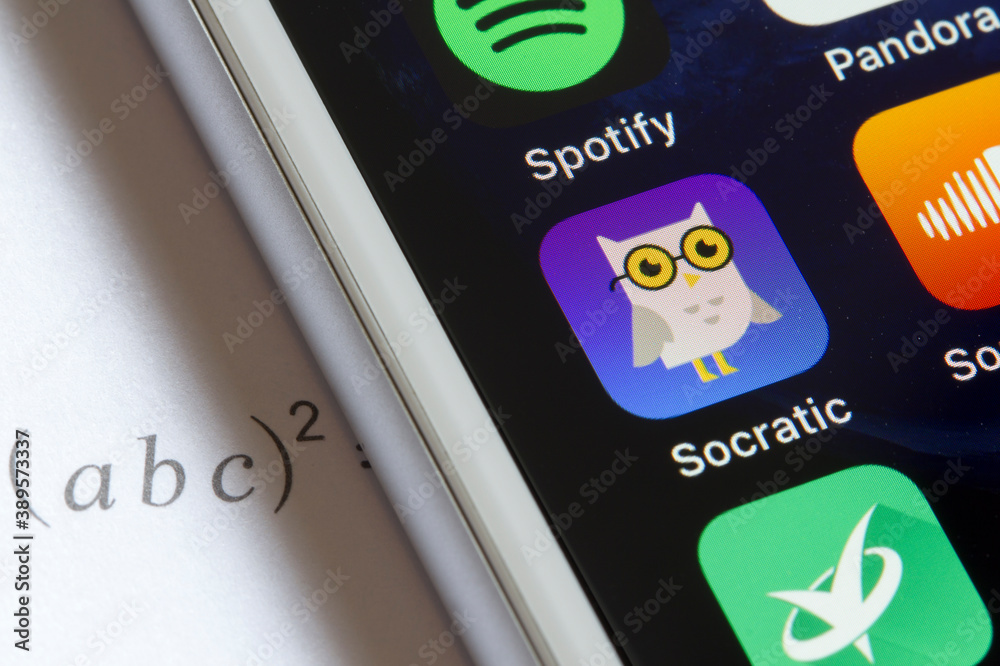 Foto de Portland, OR, USA - May 18, 2020: Socratic mobile app icon is ...