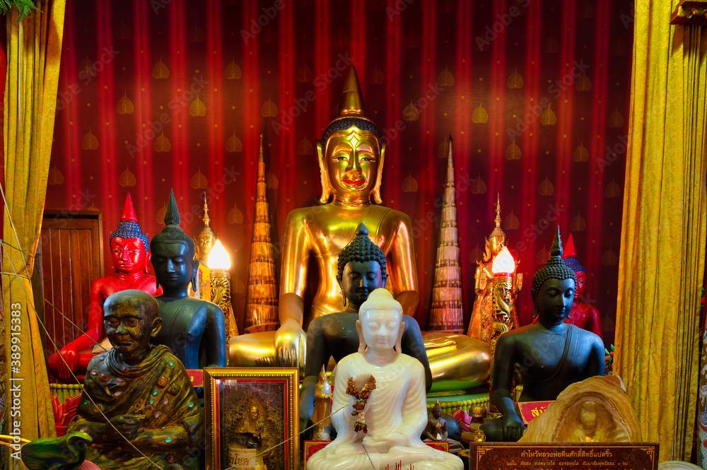 Foto de Chachoengsao / Thailand / July 12, 2020 : Wat Chin Pracha ...