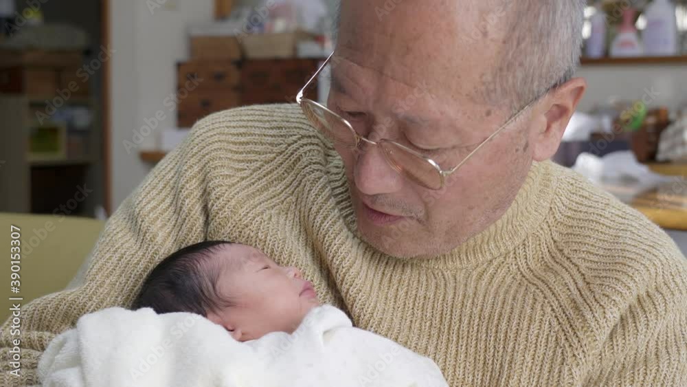 赤ちゃんと祖父 Stock Video | Adobe Stock