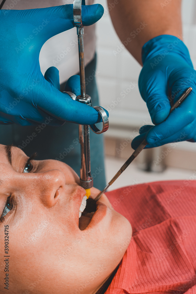 Local anesthesia, anesthesia, injection with a carpule syringe, the ...