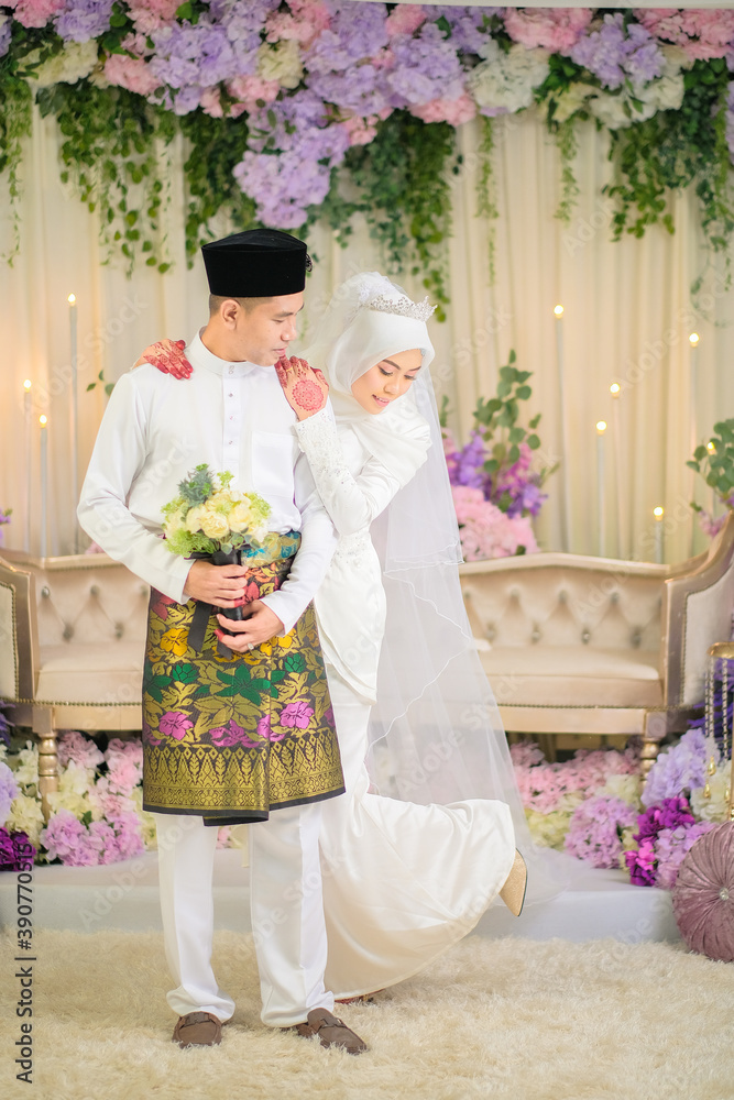 Indoor shooting for Malay wedding, the bride and groom wearing Malay ...