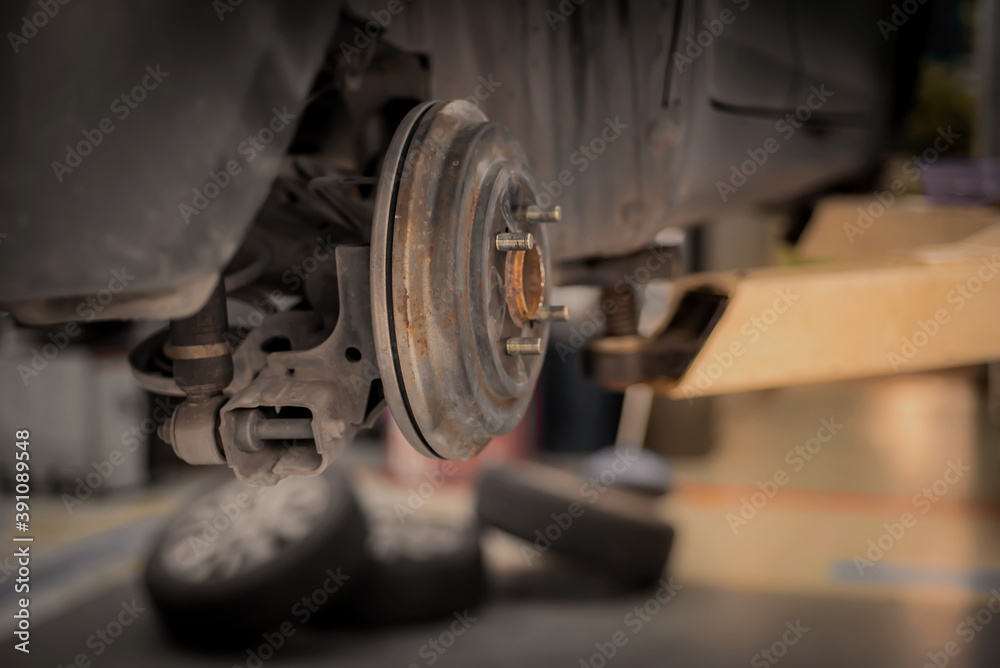 Picture of the rear axle, condition through use, has rust, scratches ...