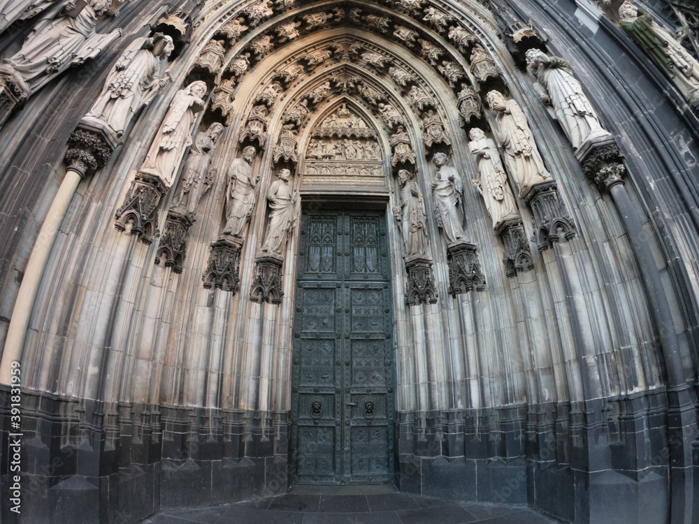 Foto de Entrance gate to the Cologne Cathedral (Kolner Dom), Roman ...